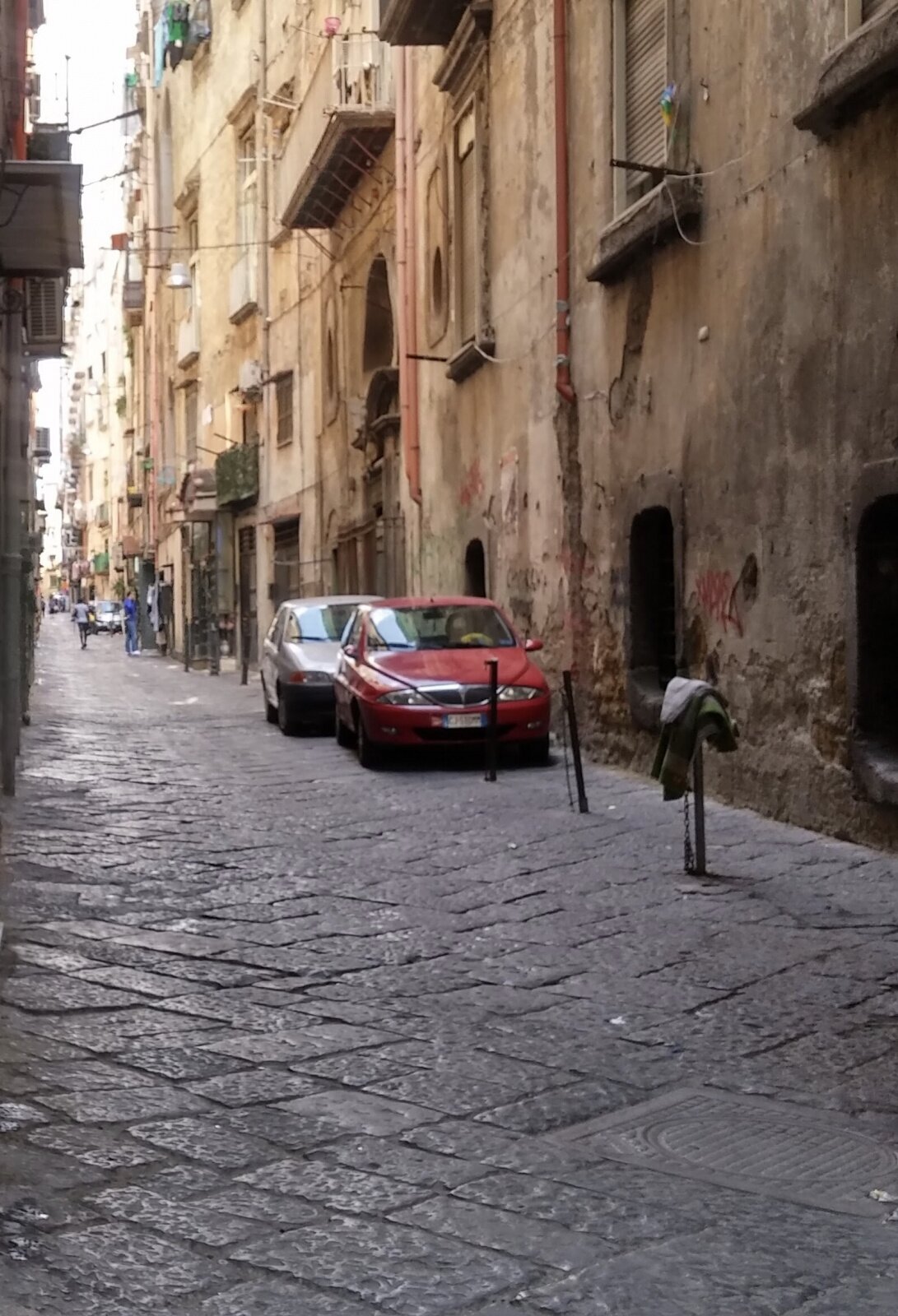 Naples' garbage crisis: in search of Europe's dirtiest back alleys