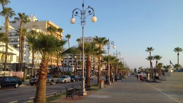 Fenikoudes, Mackenzie and Kastella: A guide to Larnaca's main beaches