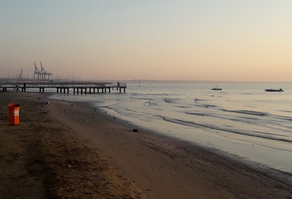 Fenikoudes, Mackenzie and Kastella: A guide to Larnaca's main beaches