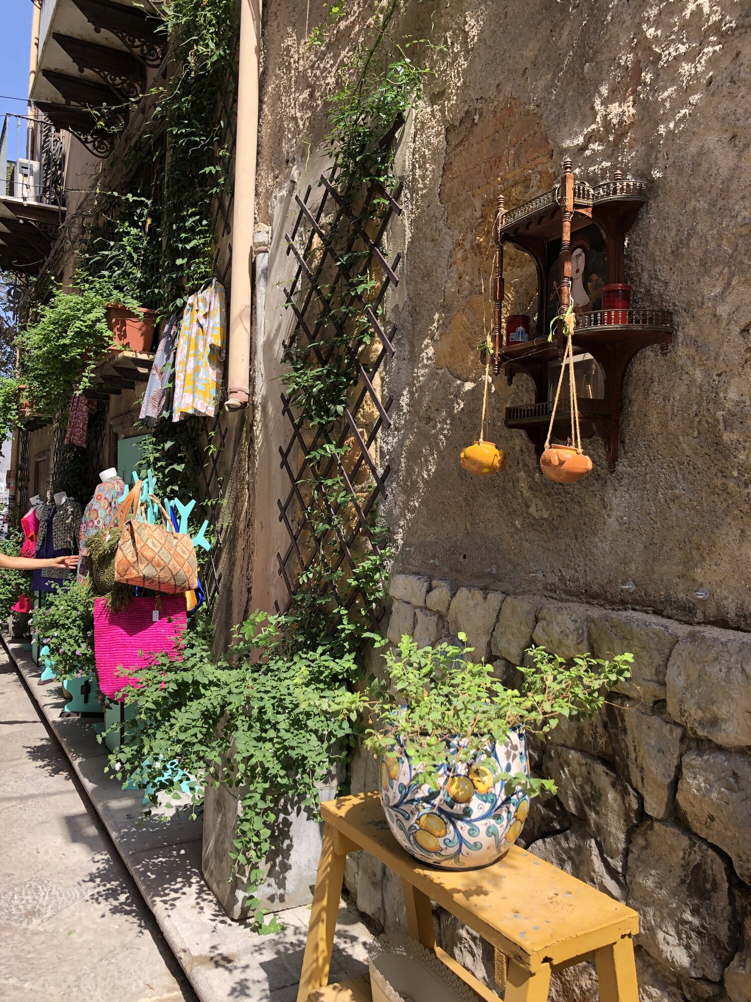 Palermo on your own: a walking tour of the Arab neighborhood of Calsa