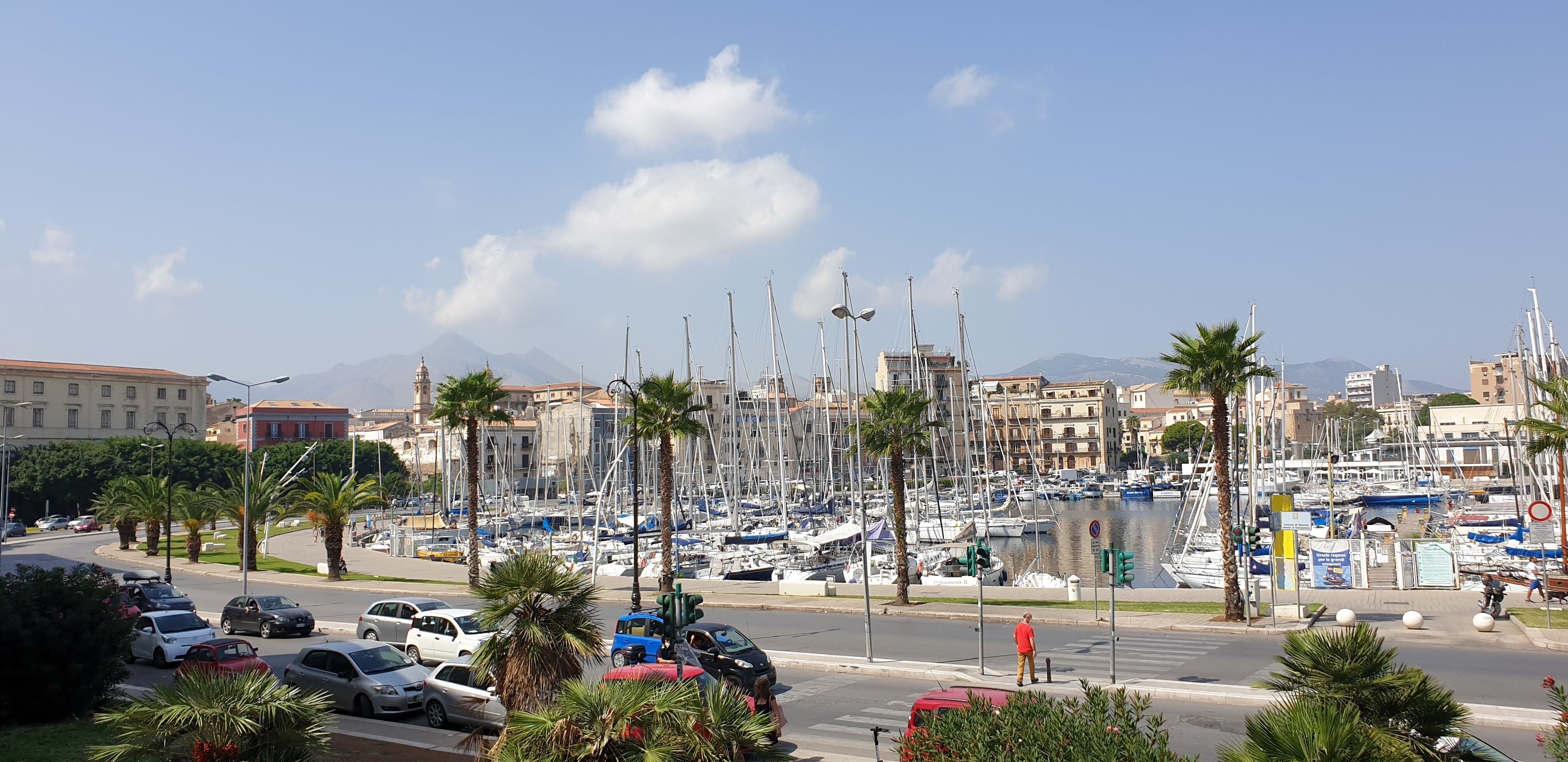 Palermo on your own: a walking tour of the Arab neighborhood of Calsa