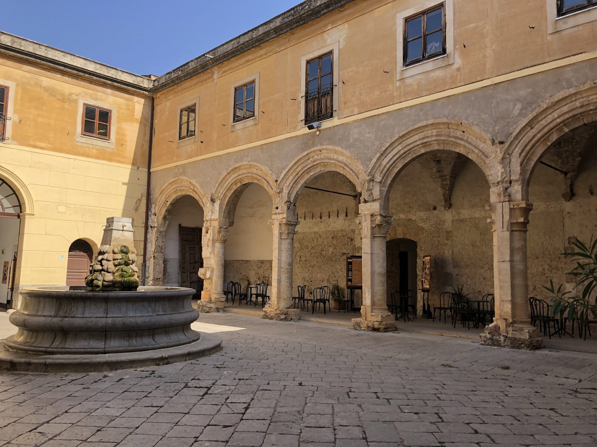 Palermo on your own: a walking tour of the Arab neighborhood of Calsa