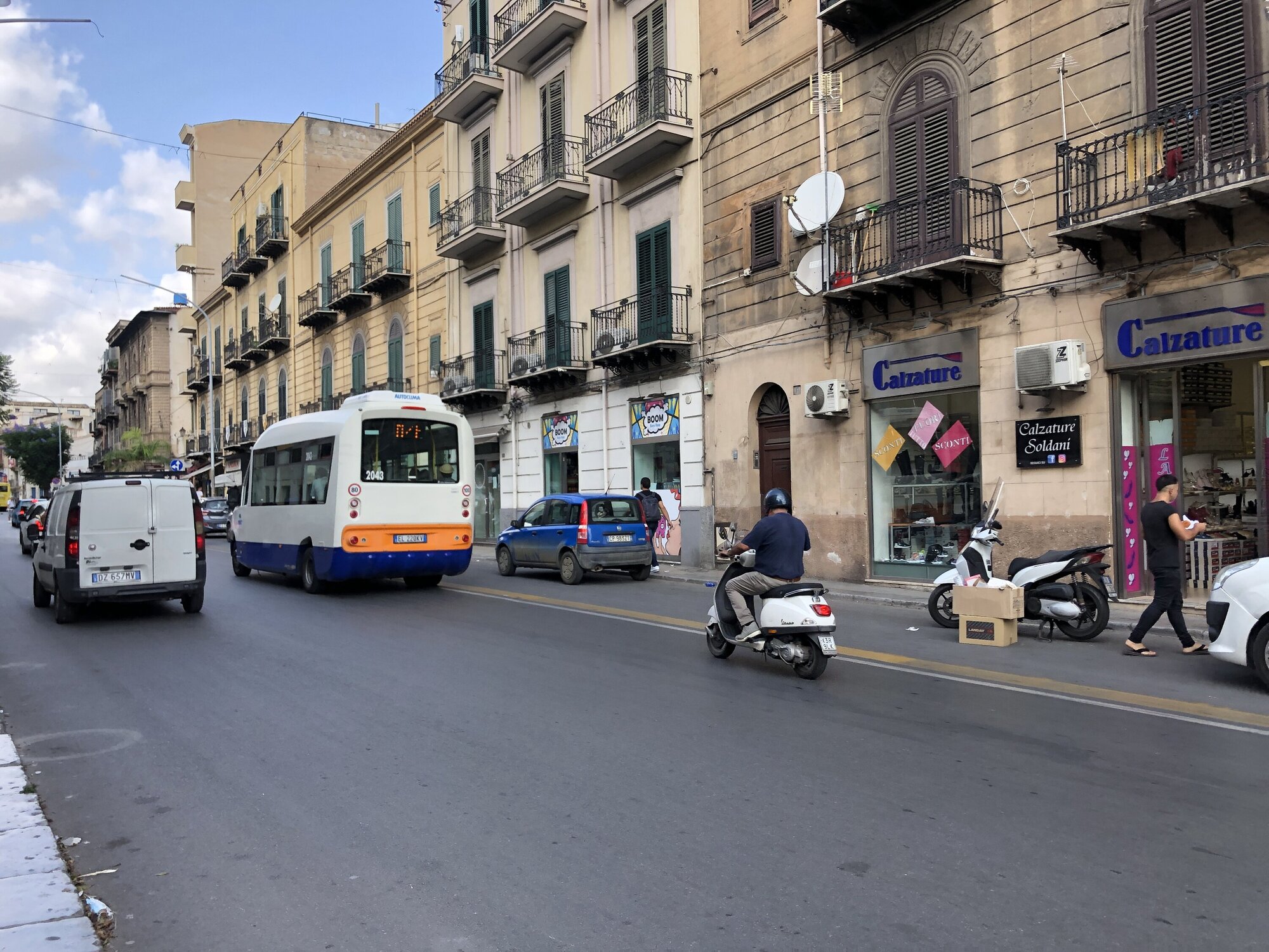 Getting around in Palermo: public transportation, bike-sharing and ...