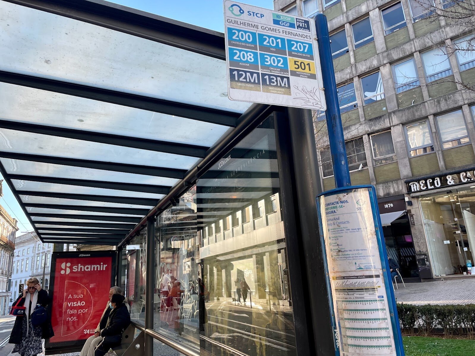 Everything you need to know about Porto's metro, buses and trains