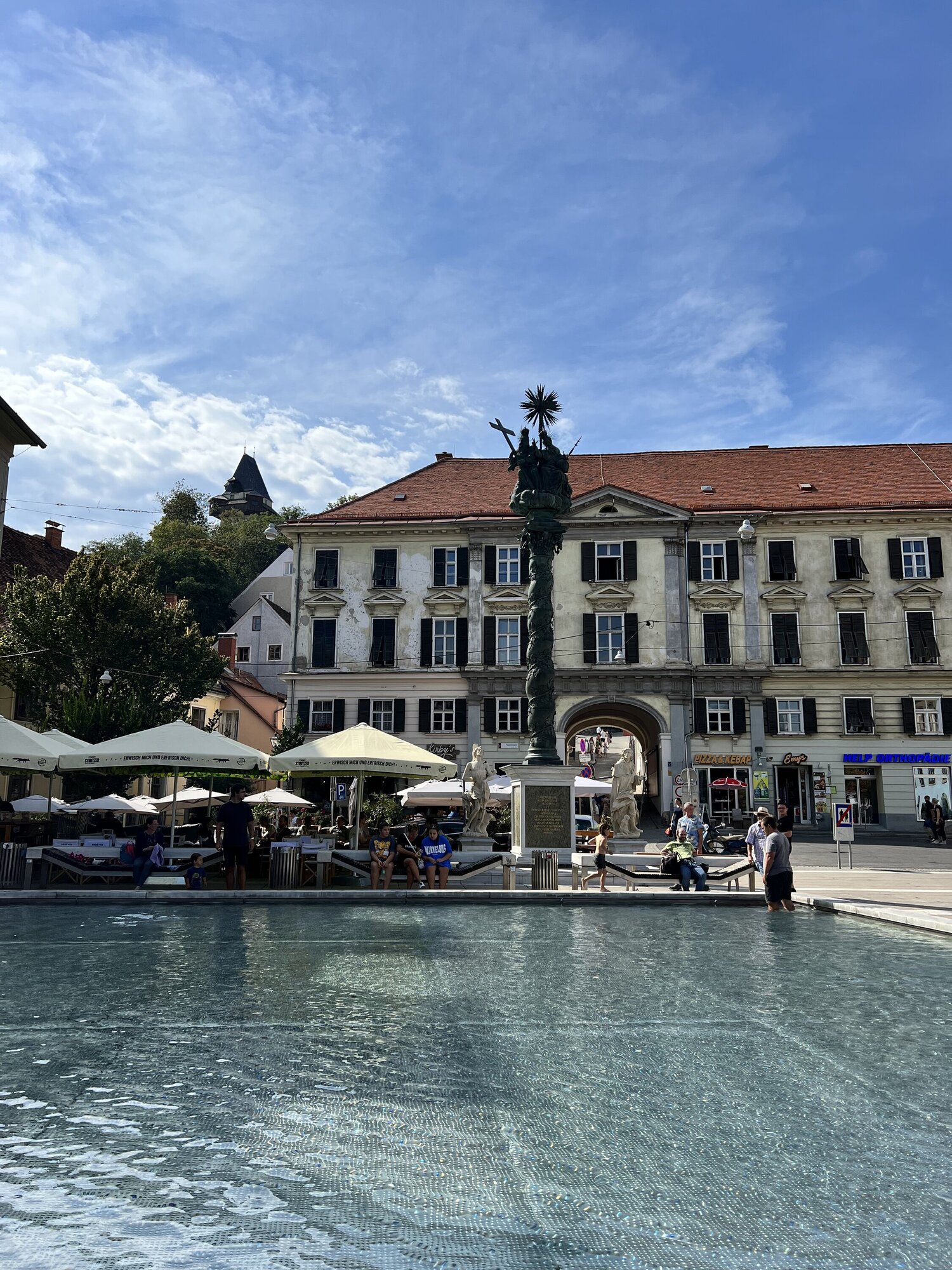 The Crown of Graz. A guide to the imperial core of the city