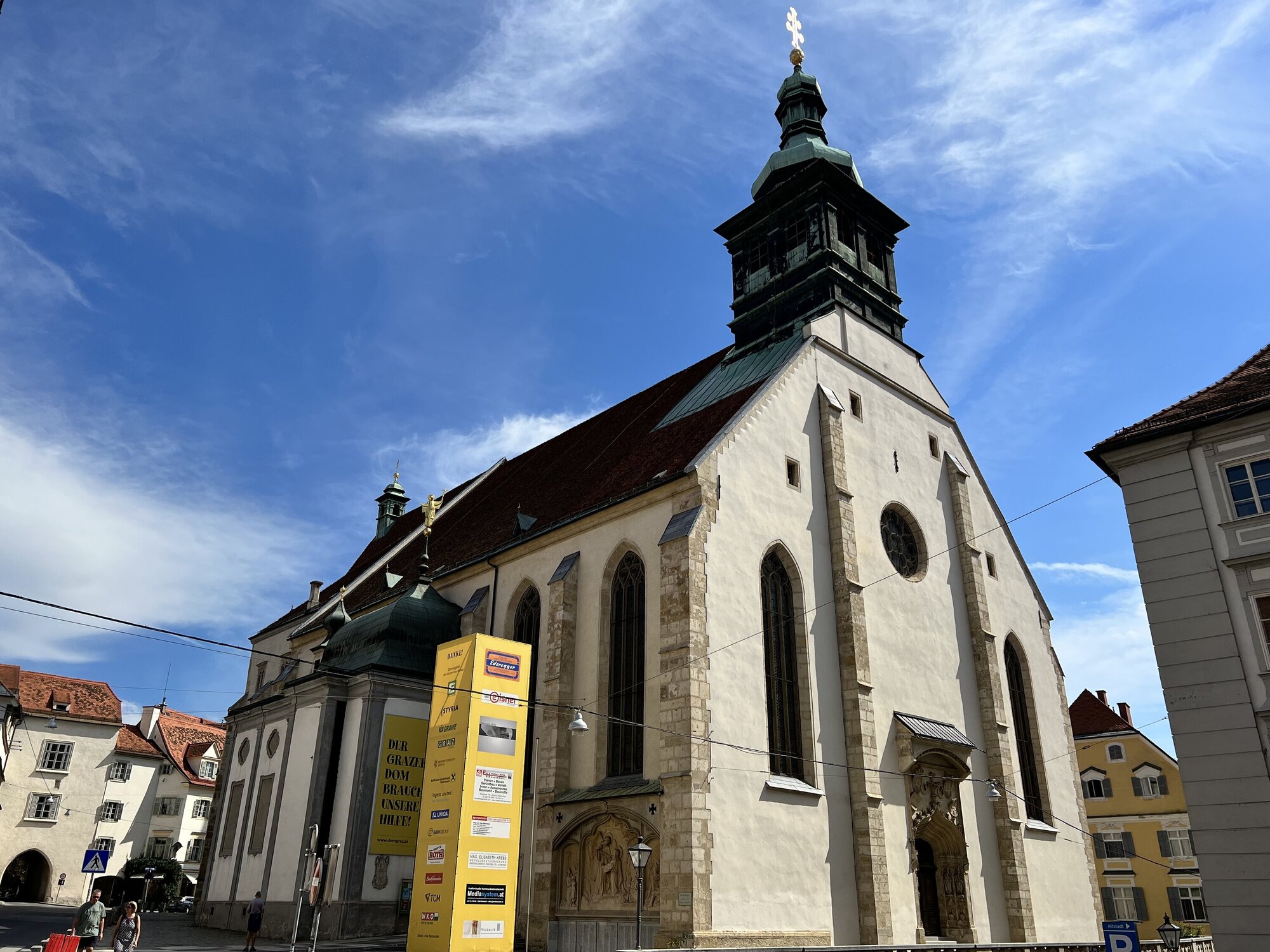 The Crown of Graz. A guide to the imperial core of the city